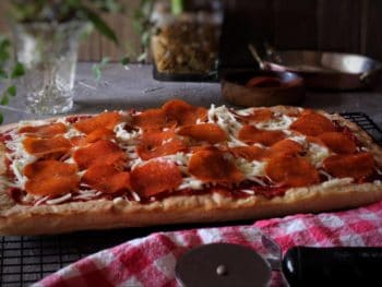 This Round Table Pizza Sauce Recipe Can Save Your Appetite