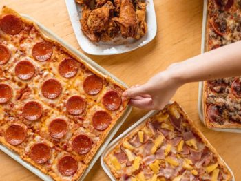 This Round Table Pizza Sauce Recipe Can Save Your Appetite